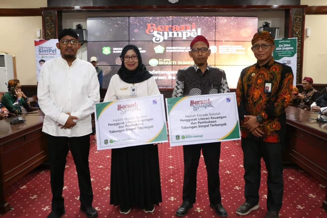 BPRS Bhakti Sumekar Luncurkan Program Berani Simpel Untuk Pelajar - Lacak